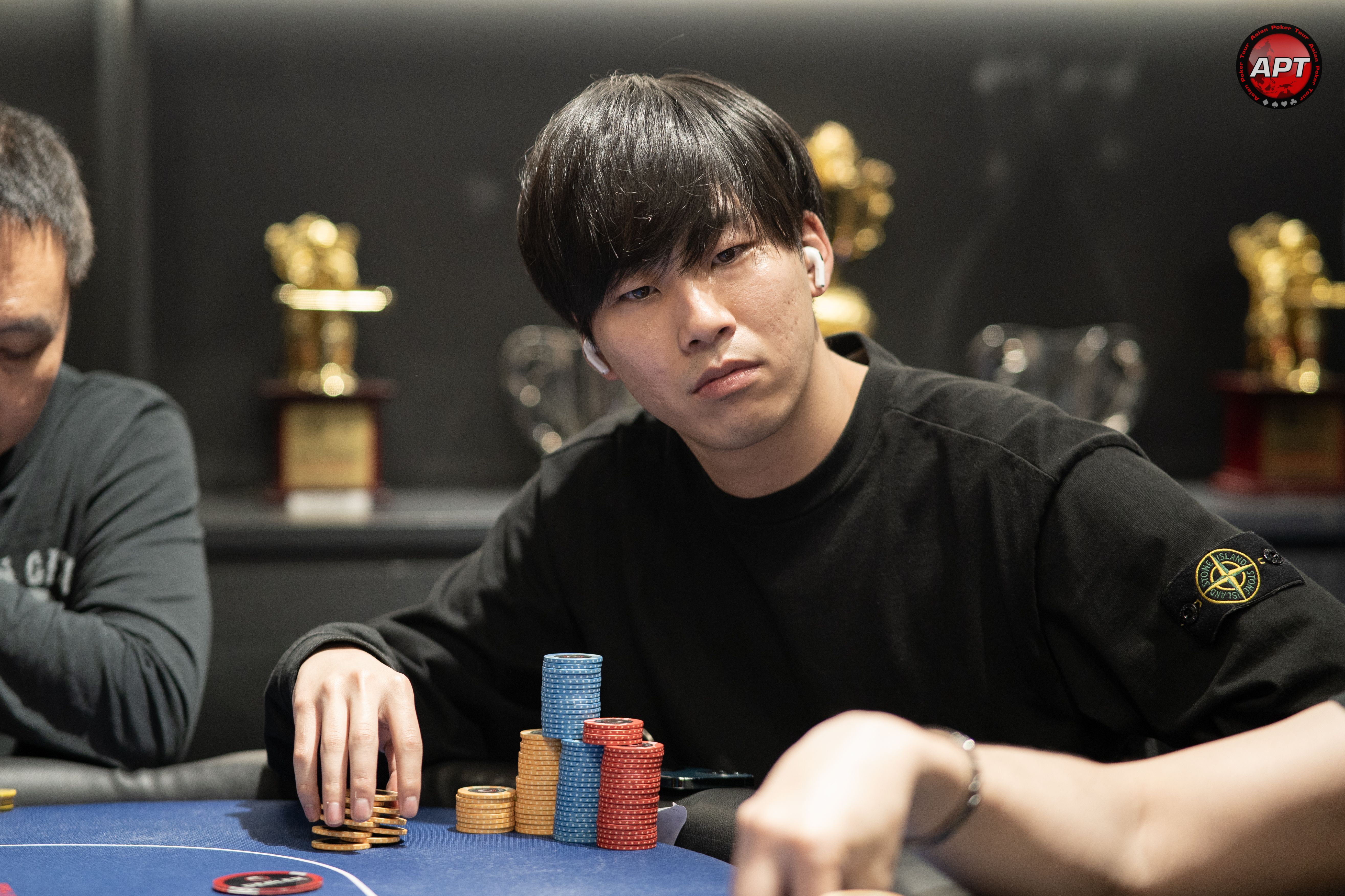 Main Event Final Table Set – Hai Nam Hoang Leads; Zhao Feng Hunting ...